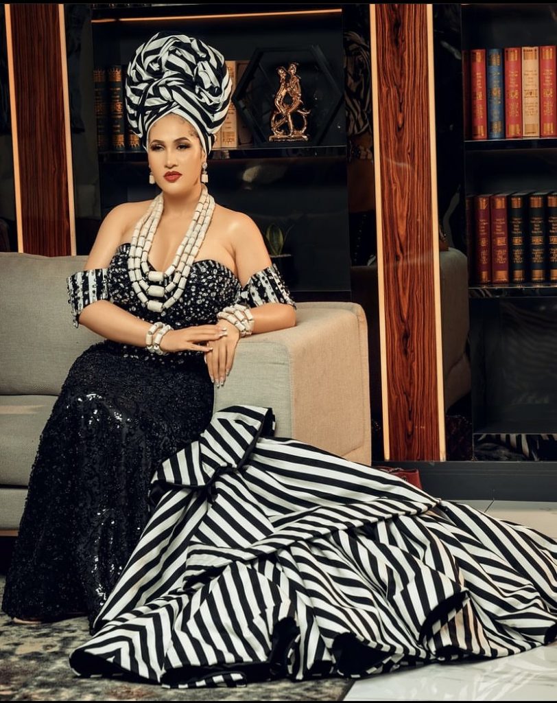 Digital Stardom: Unveiling the Symbiotic Journey of Micro-Celebrities ...